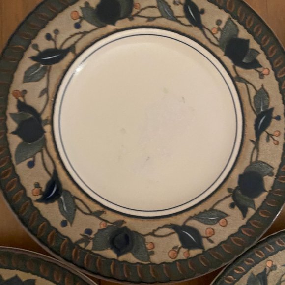 Mikasa | Dining | Mikasa Intaglio Arabella Saucer Plate 6 Set Of 7 ...